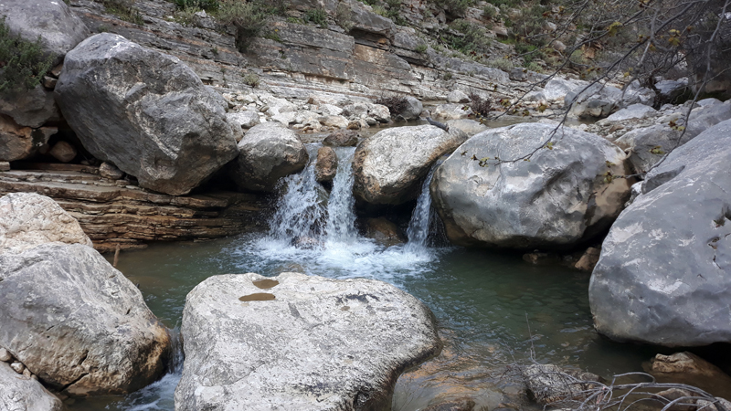 Αράκυνθος: Ο μικρός παράδεισος με το ανεξερεύνητο φαράγγι & τον καταρράκτη (εικονες-βίντεο ...